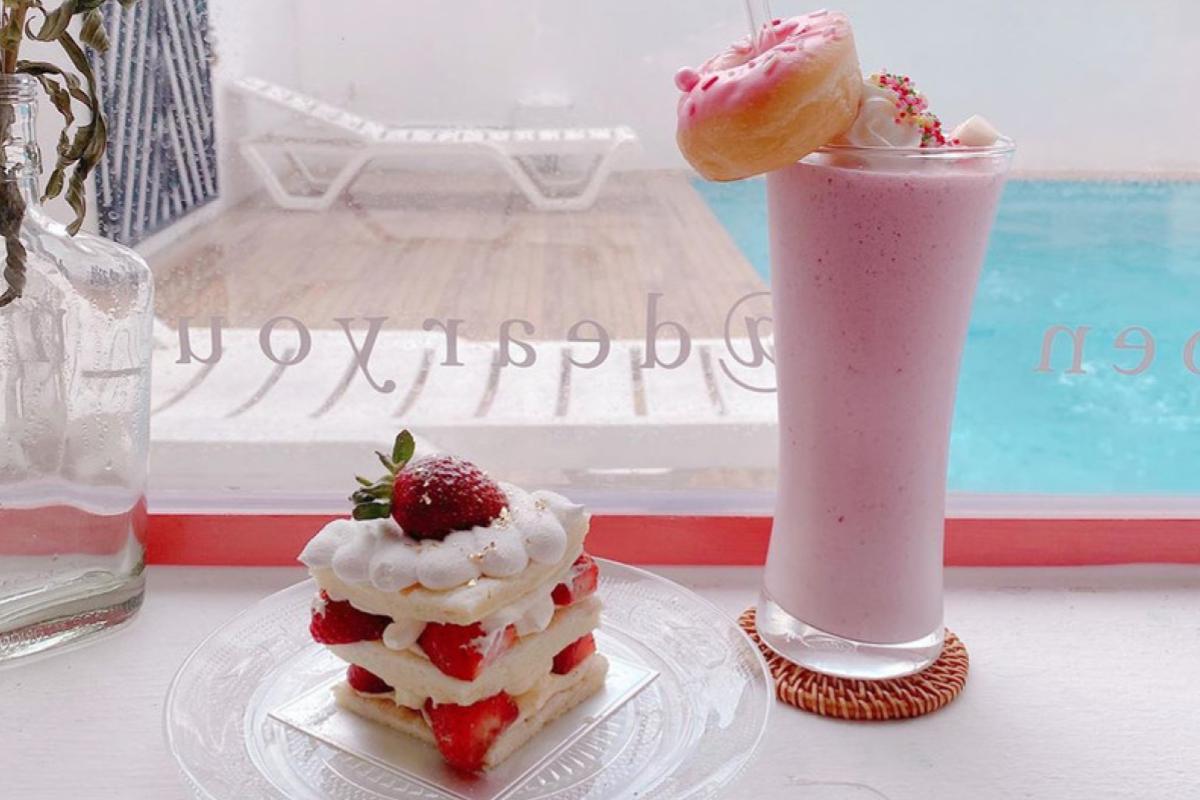 Cafe With A Pool Hidden Behind A Vending Machine! | My Weekend Plan