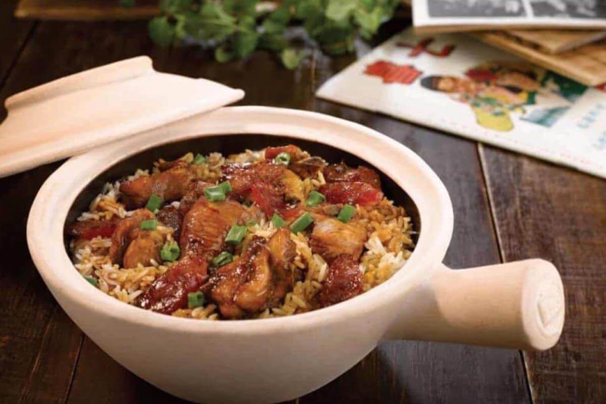 Top 8 Best Delicious Claypot Rice in Kuala Lumpur 2023 | Smoky Chicken